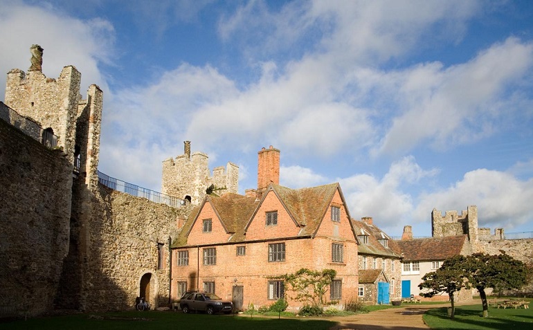 Framlingham Castle Travel Guide - England - Eupedia